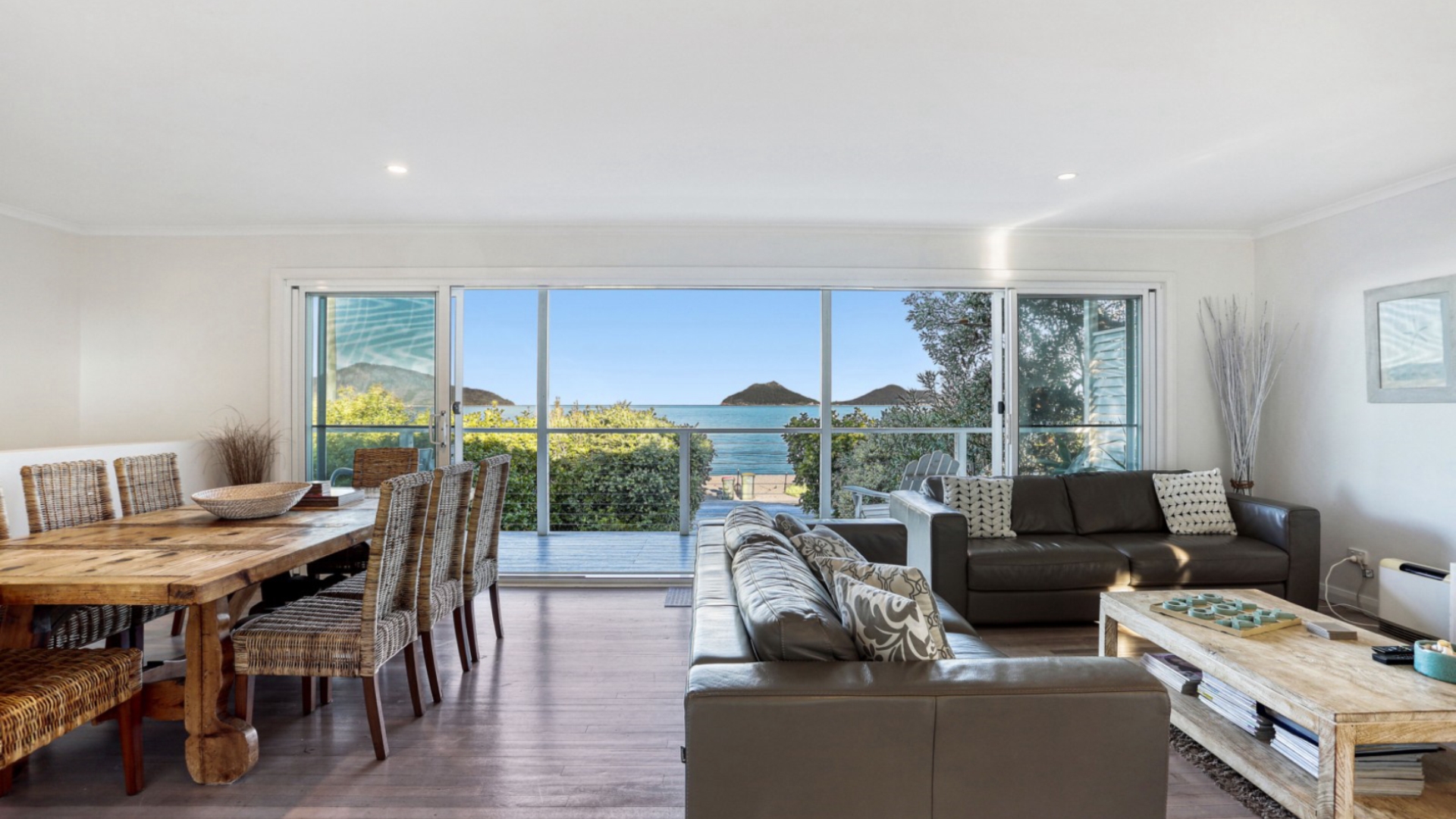 Beachfront Winda Woppa | 55 The Boulevarde Hawks Nest NSW 2324 ...